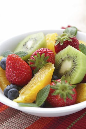 El mito de cenar fruta: ¿hace engordar o ayuda a adelgazar?